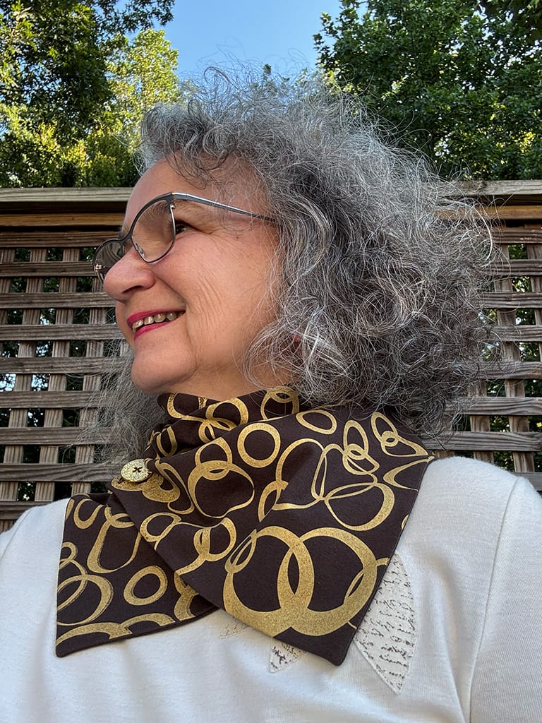 Elegant Brown and Gold Neck Scarf: Stylish & Unique